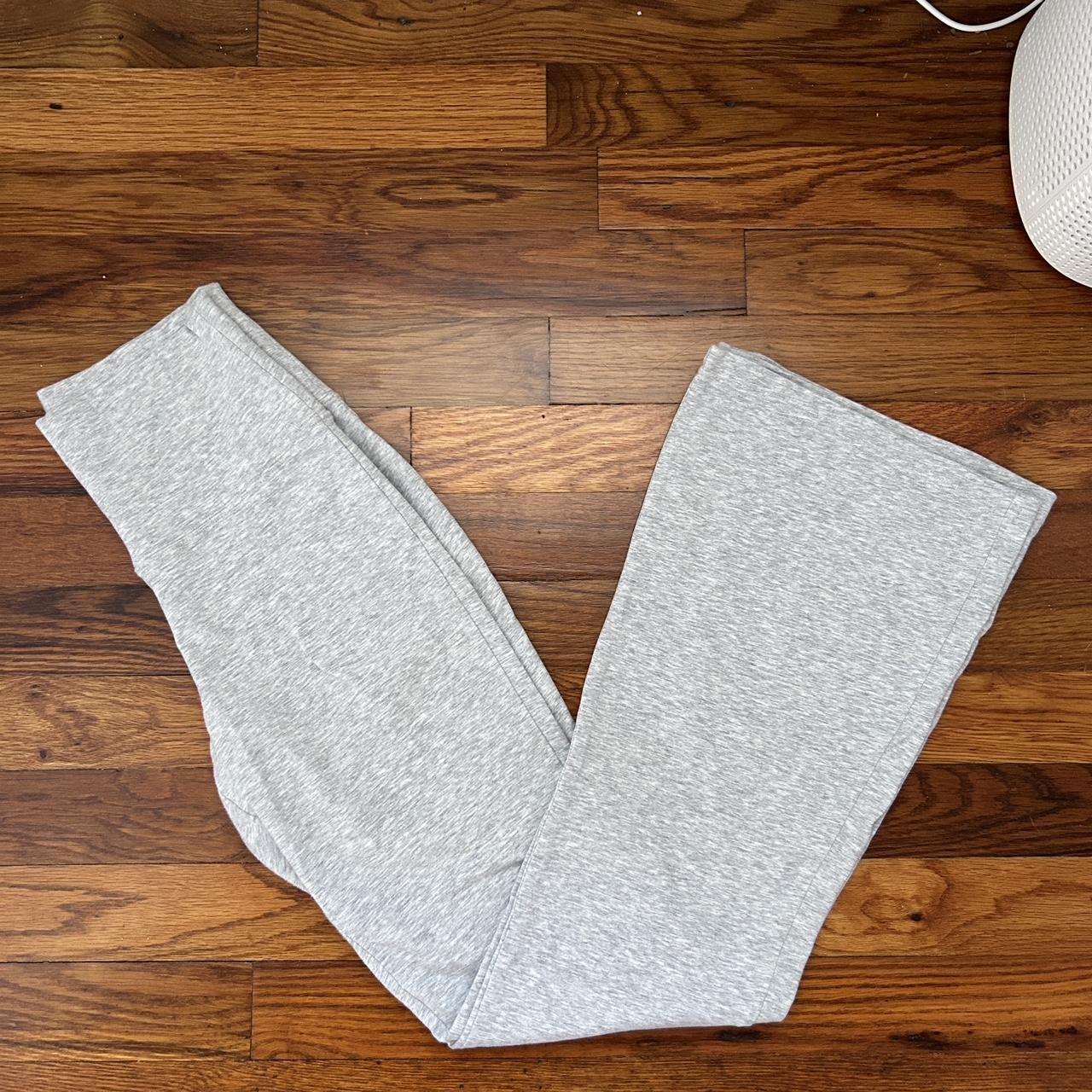 ARITZIA TNA GREY YOGA PANTS FLARE LEGGINGS 🤍 Size... - Depop