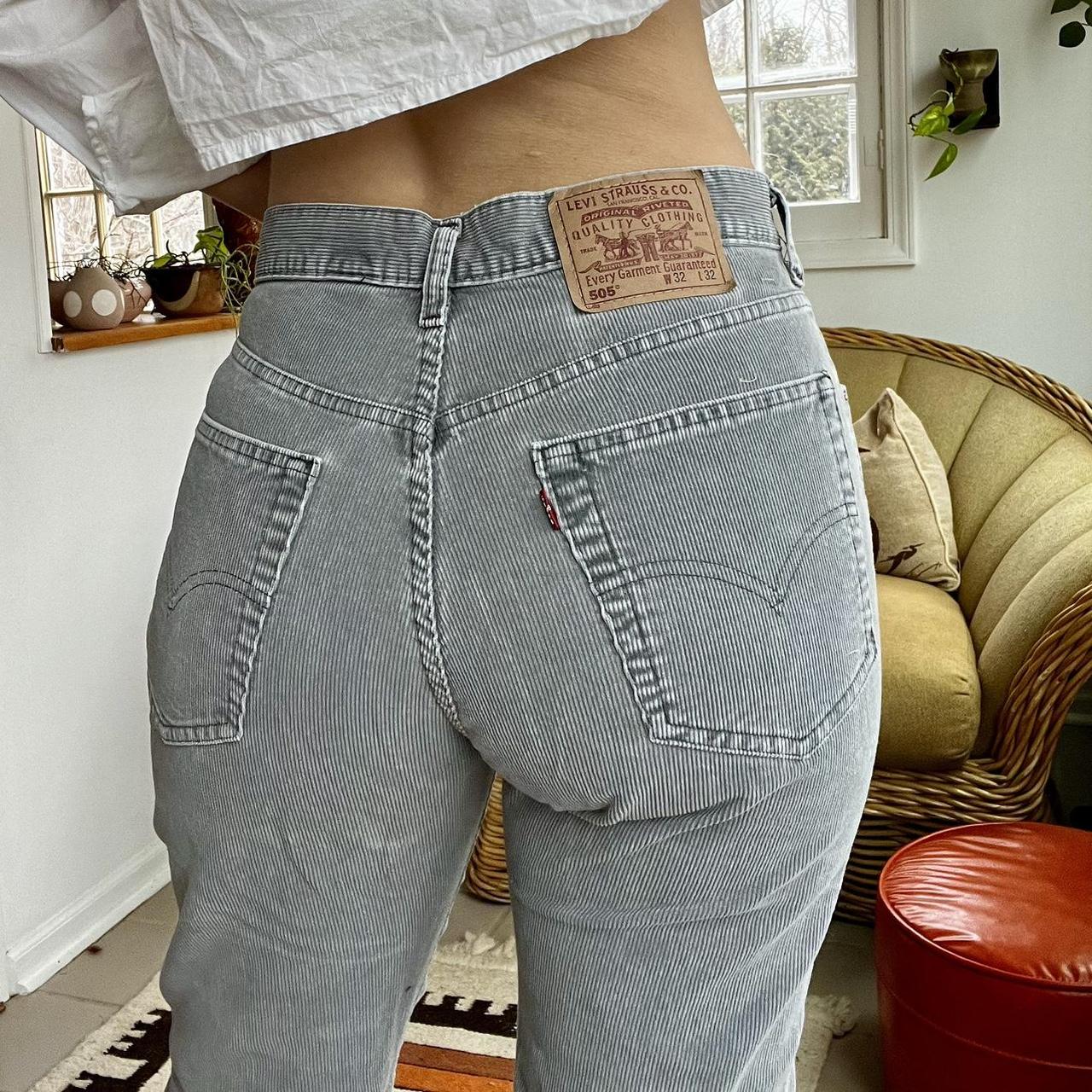 arly 2000’s Levi’s 505 grey cords, sz 32/32. Flat... - Depop