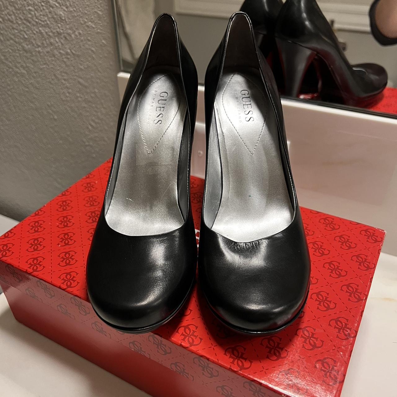 Guess Women's Black Courts | Depop