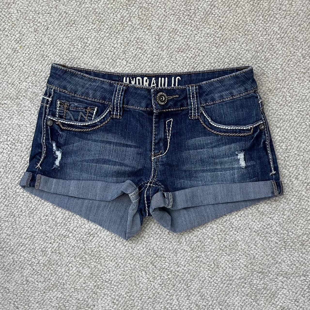 Embroidered vintage low rise jean shorts!! No tag... - Depop