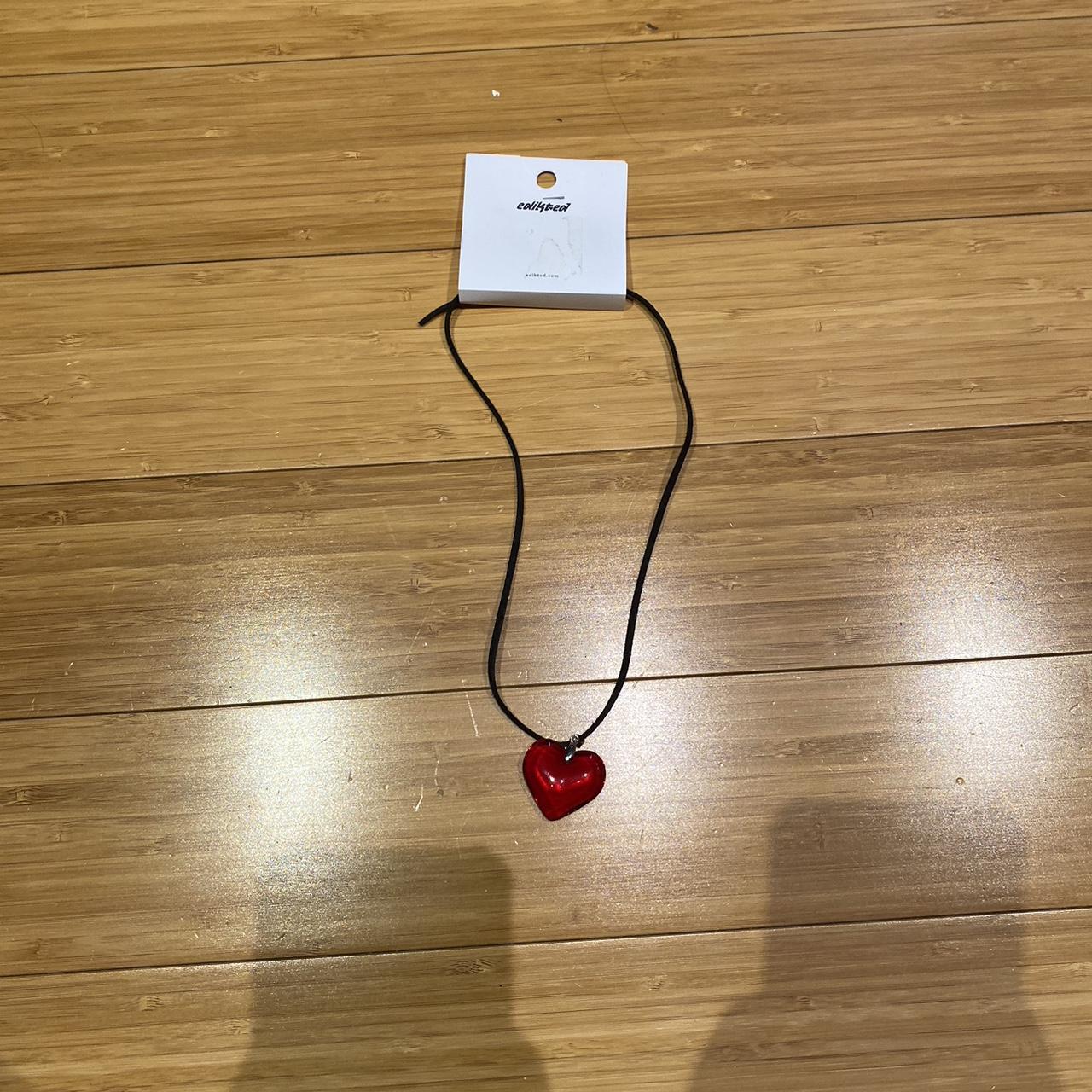 Edikted Heart necklace - Depop