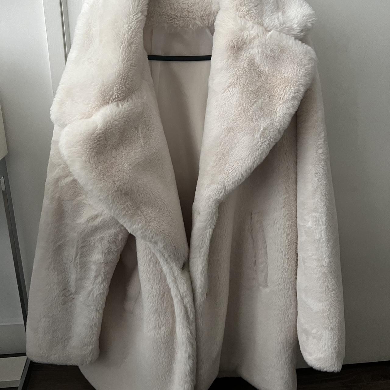 Vintage cream fluffy jacket. Size M | Depop