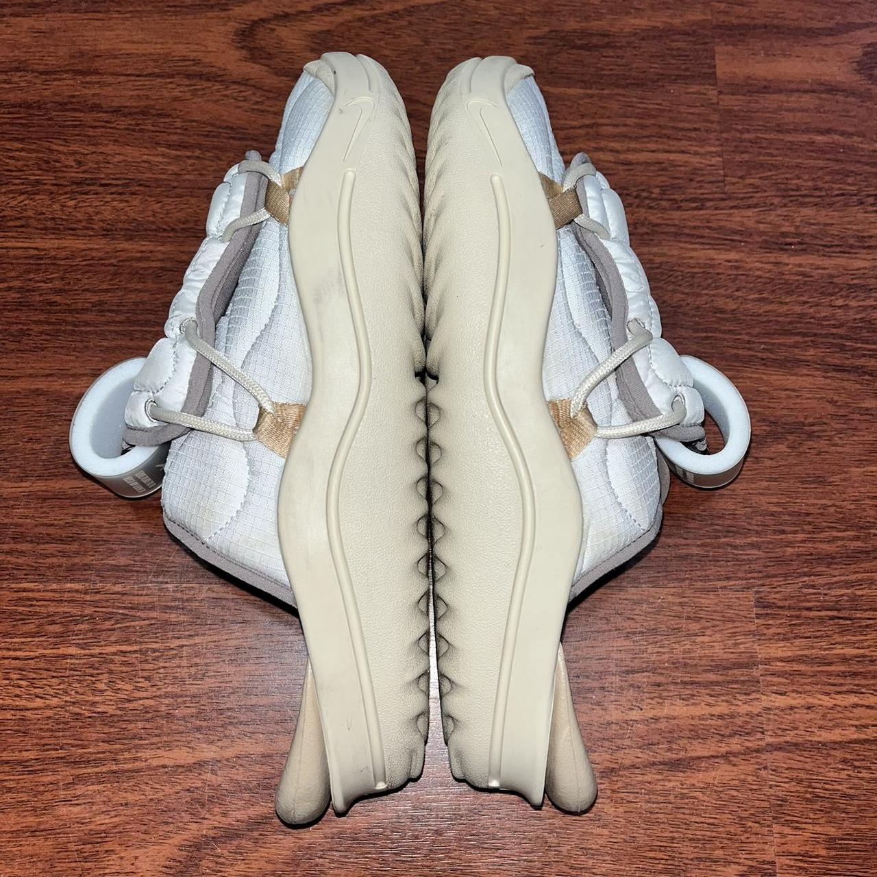 Nike Men's Cream and White Slides | Depop