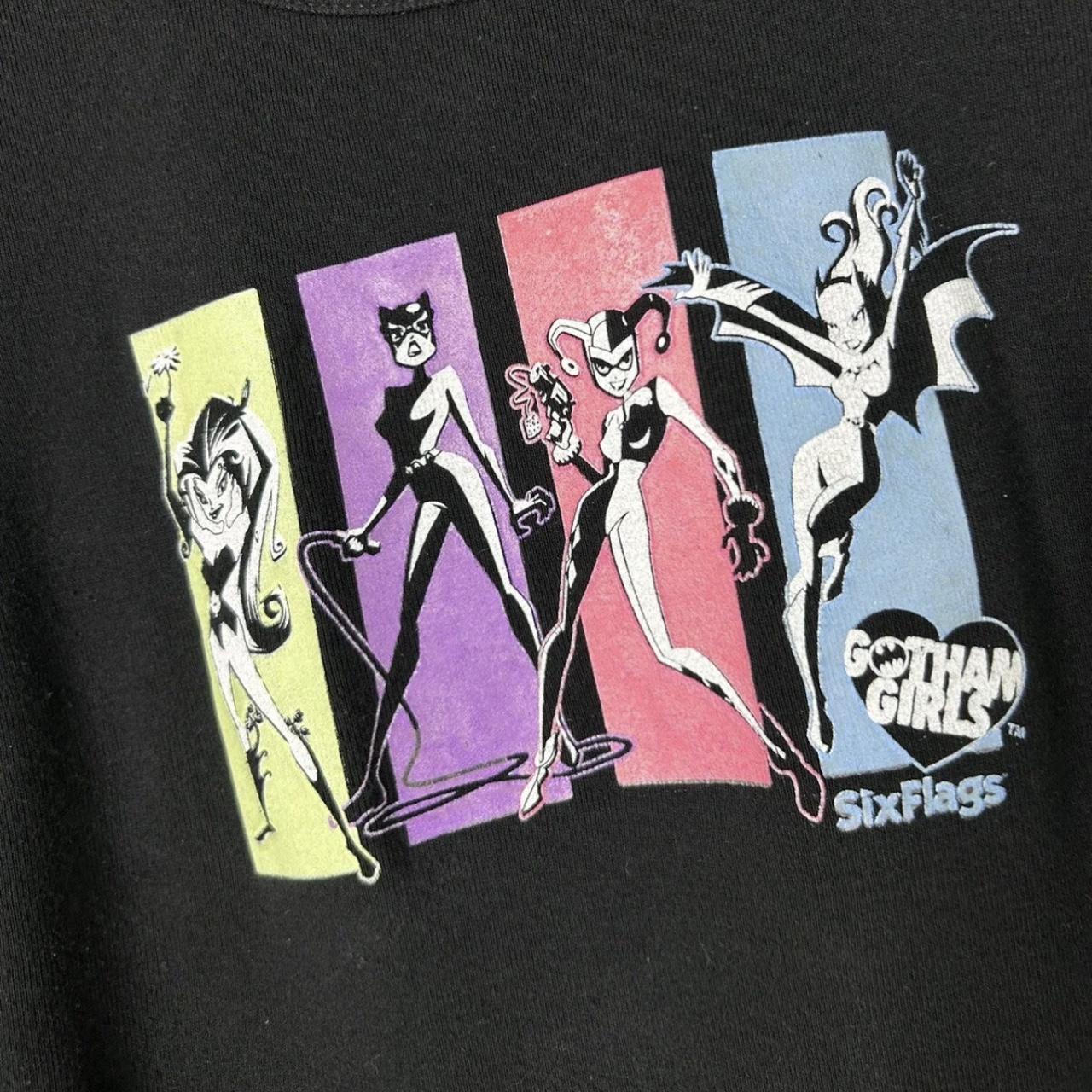 RARE! Y2K Era Gotham Girls Six Flags Baby Tee Sz... - Depop