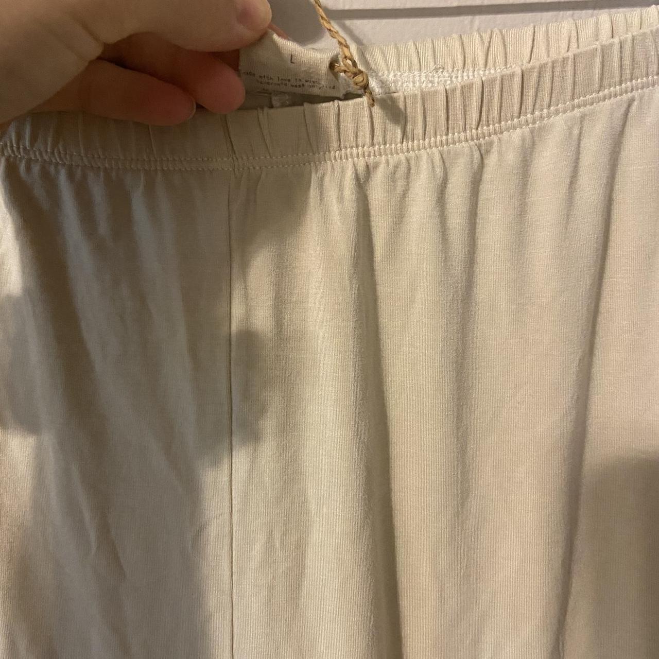 Hara the label flares Large but can fit a medium... - Depop