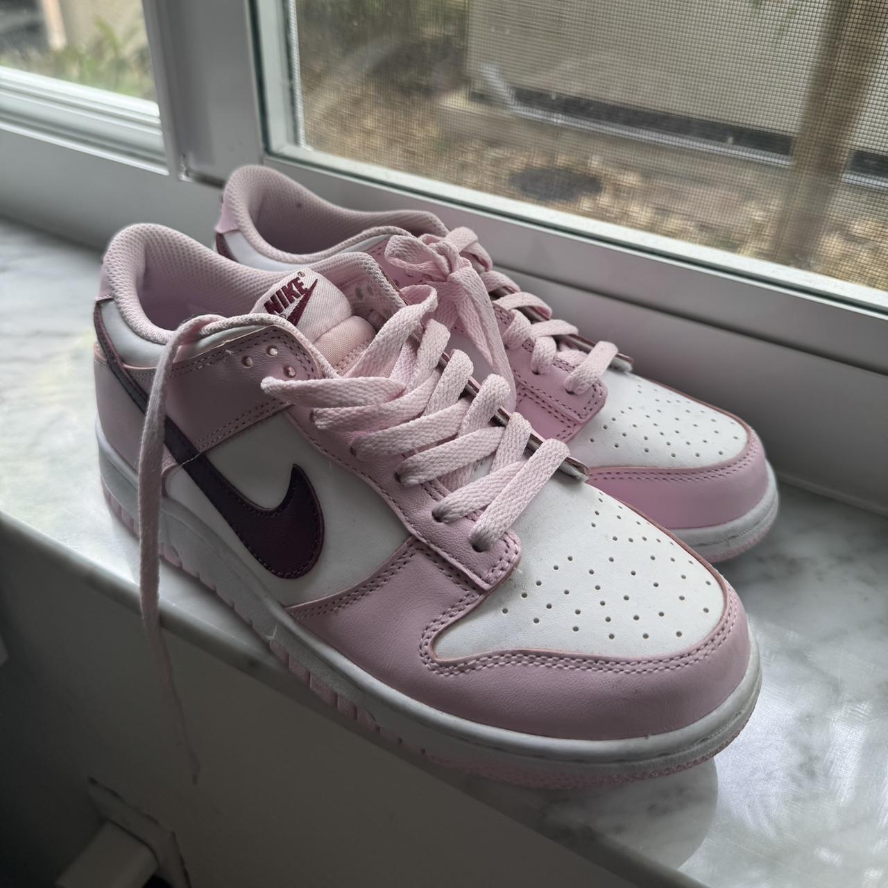 Nike Valentine’s Day dunks, used like twice. Size is 6Y - Depop