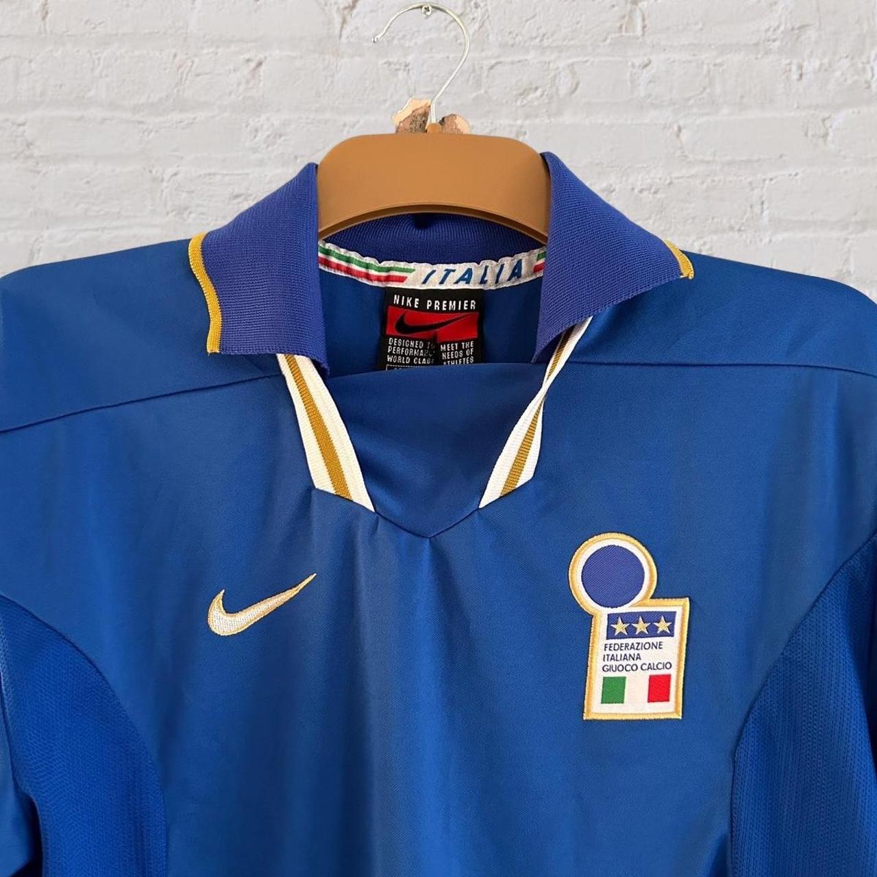 Italy Euro 96 home kit made by Nike Excellent... - Depop