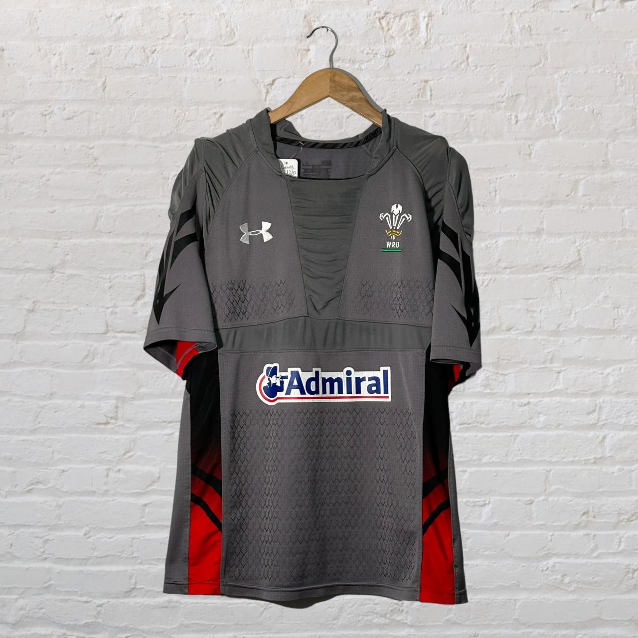 2013/15 Cymru Wales rugby away rugby kit made by... - Depop