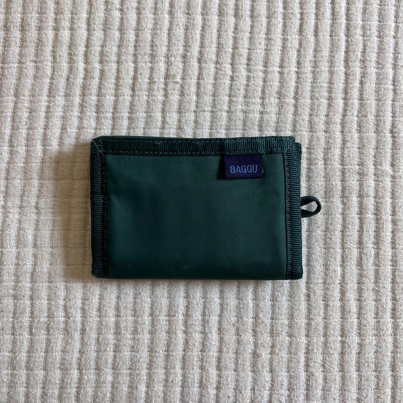 dark green baggu wallet this wallet is great for... - Depop