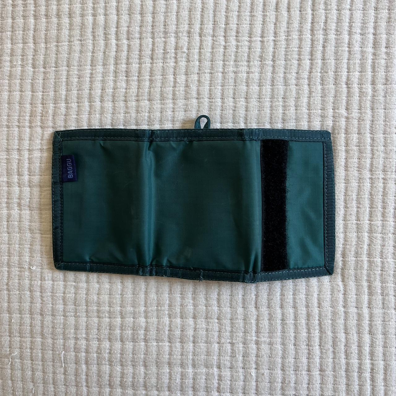 dark green baggu wallet this wallet is great for... - Depop