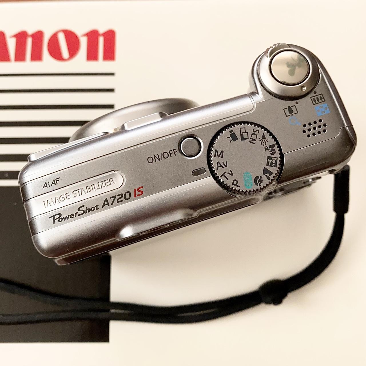 Canon Grey and White Cameras-and-accessories | Depop