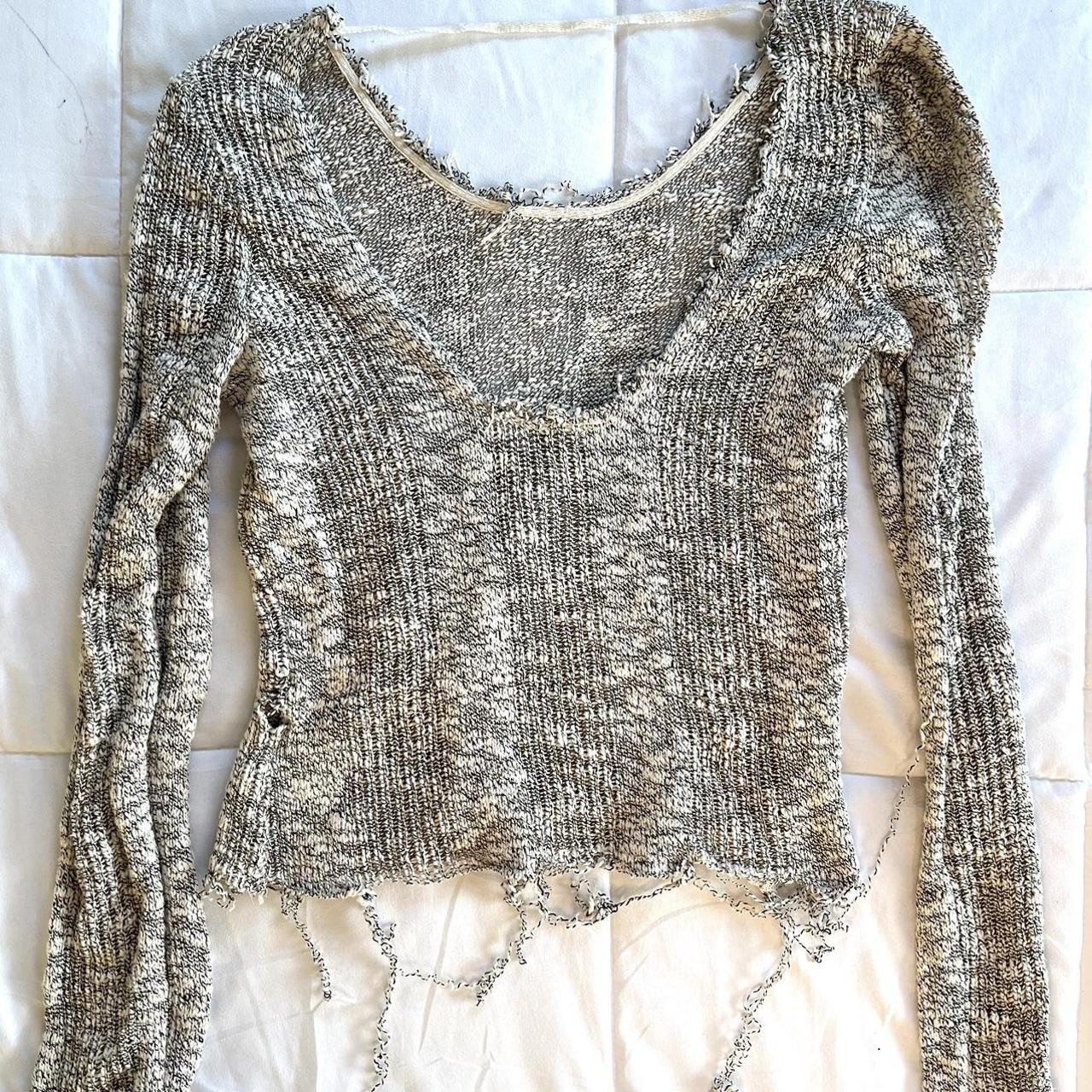 the most ADORABLE y2k sizeS long sleeve top🌟with... - Depop