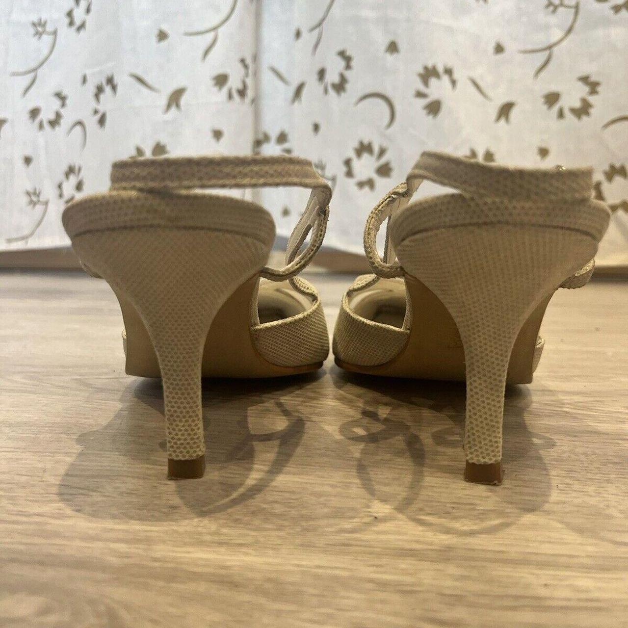 Women's Cream Courts | Depop