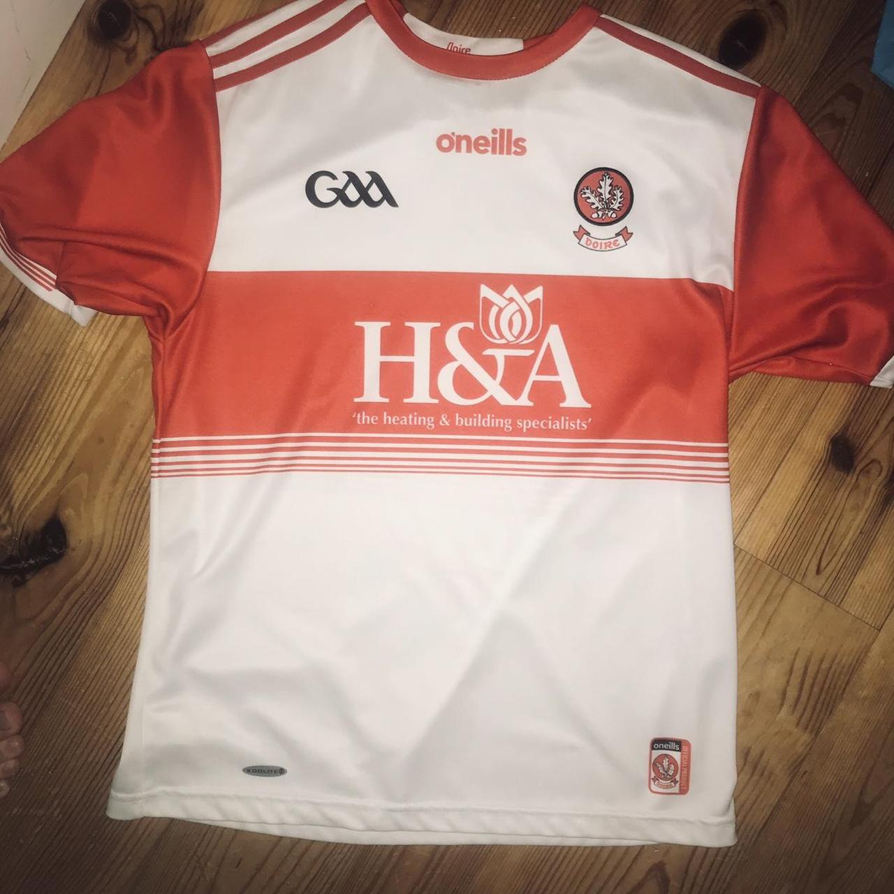 Derry gaa jersey - Depop