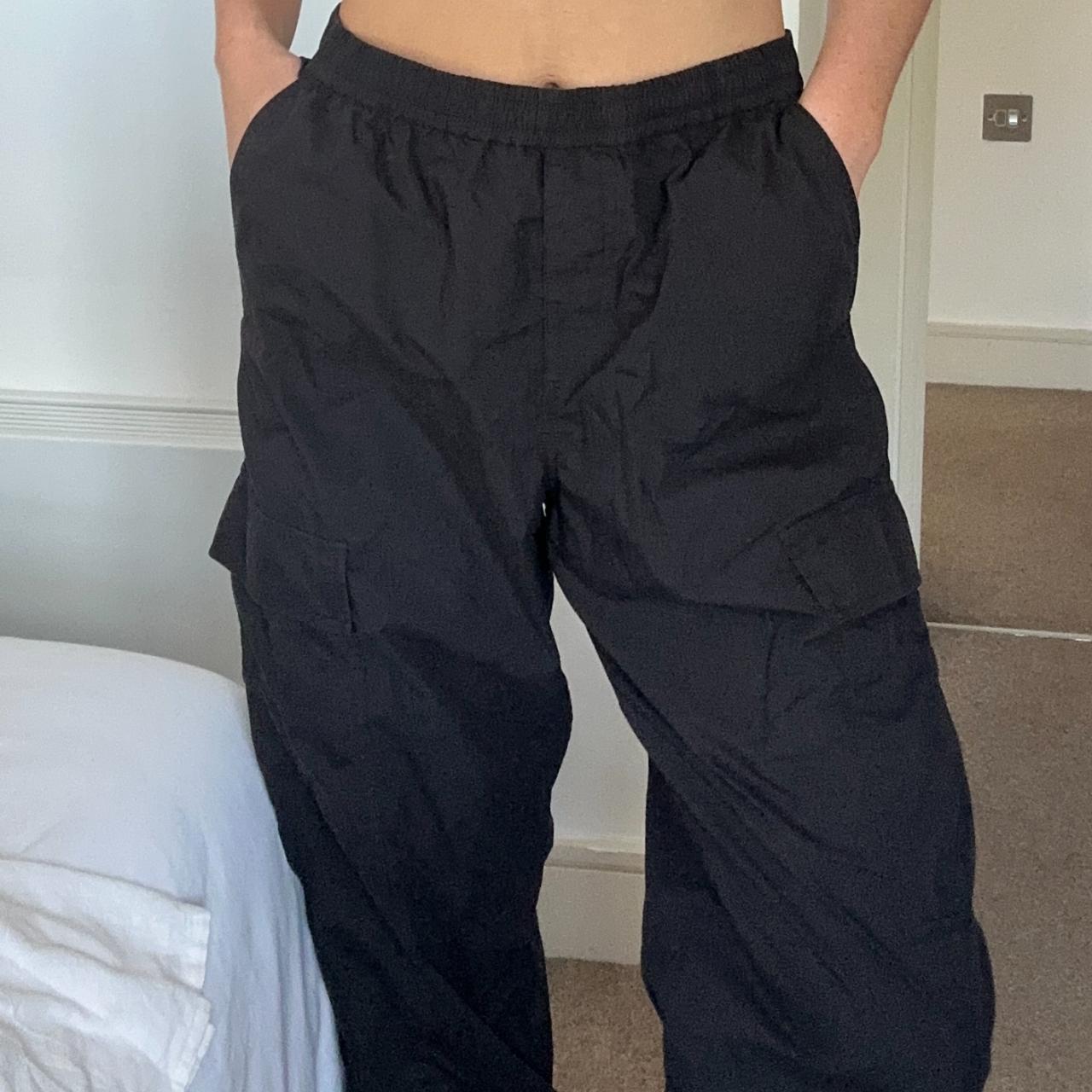 Black Uniqlo drawstring parachute pants Drawstrings... - Depop