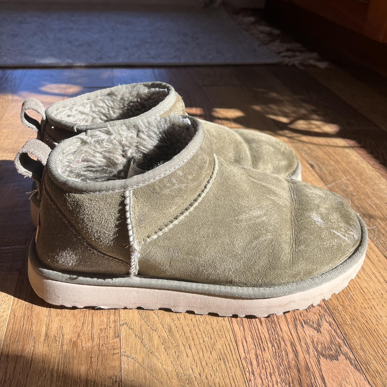 || The cutest green ultra mini uggs || Size:... - Depop