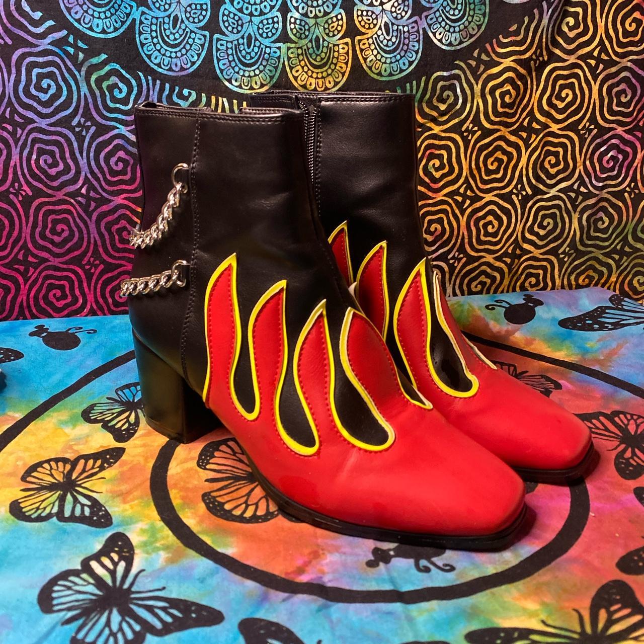 Size 7 Lamoda worn once but it looks like I hiked... - Depop