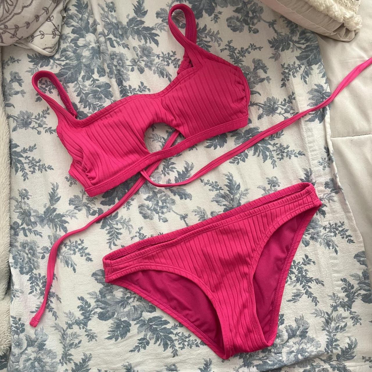 Target bikini Bottoms are XS top is S - Depop