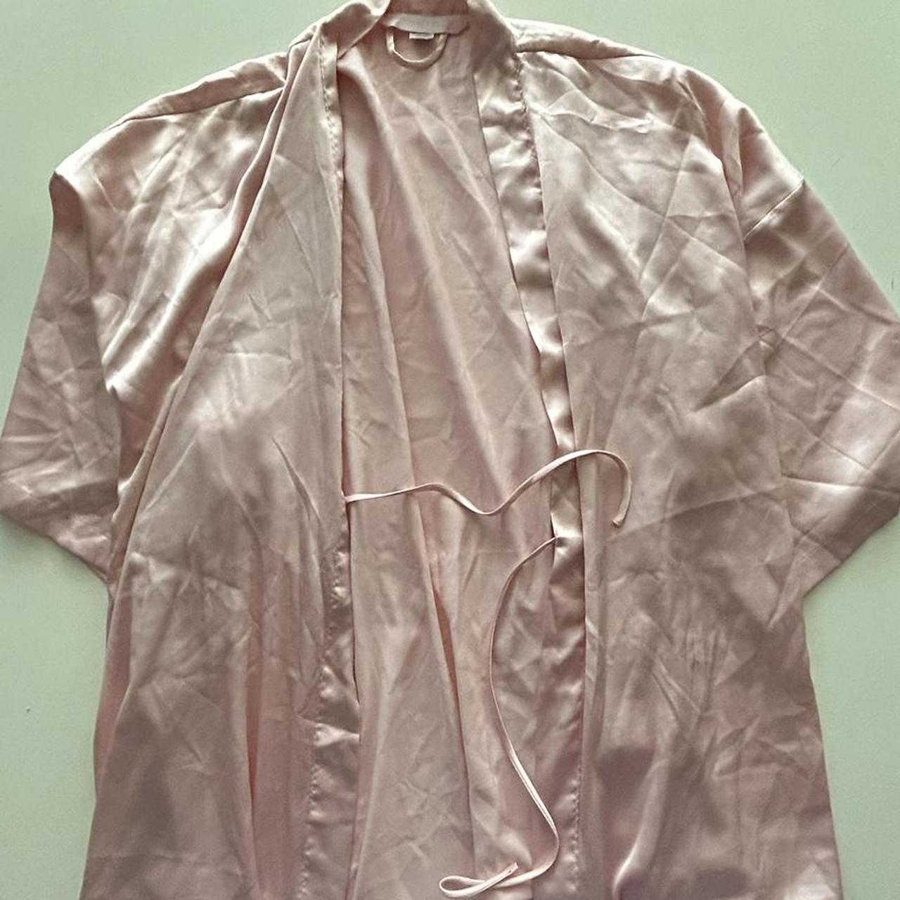 -Victoria Secret 🎀 -Silky robe -Size: one fits all... - Depop