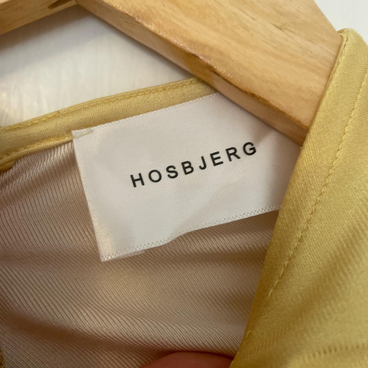 𝐇𝐎𝐒𝐁𝐉𝐄𝐑𝐆 𝐒𝐀𝐓𝐈𝐍 𝐓𝐎𝐏 Like new Size: x-small Would... - Depop