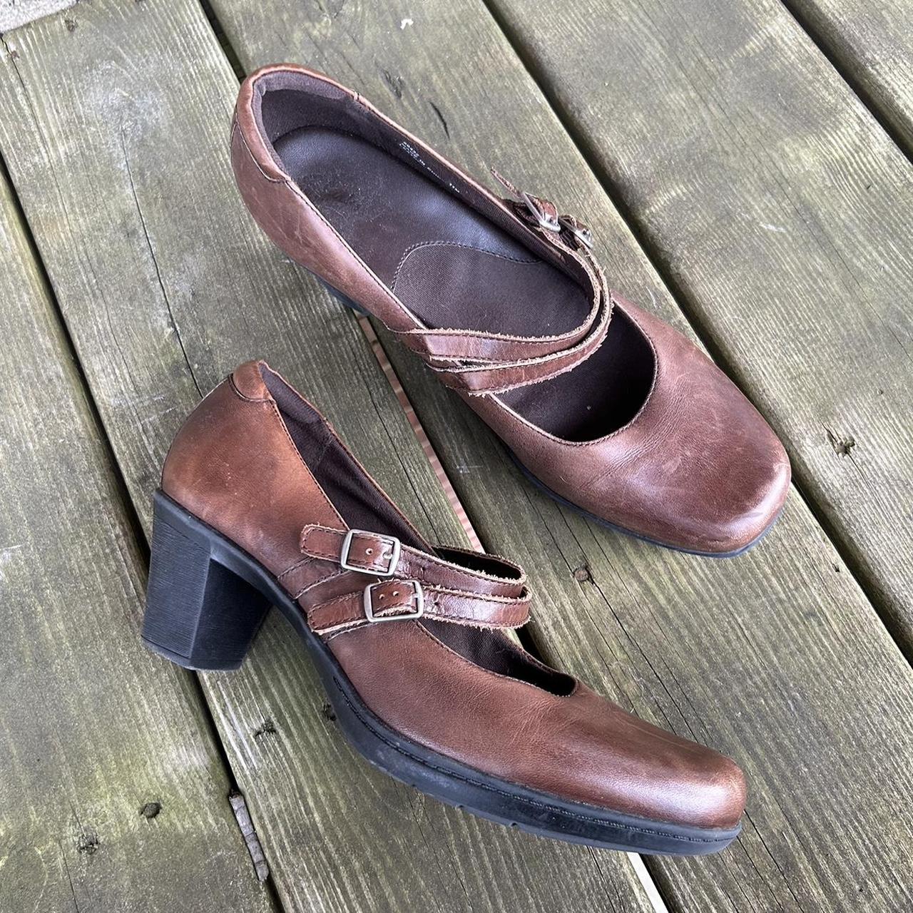 brown leather mary jane heels