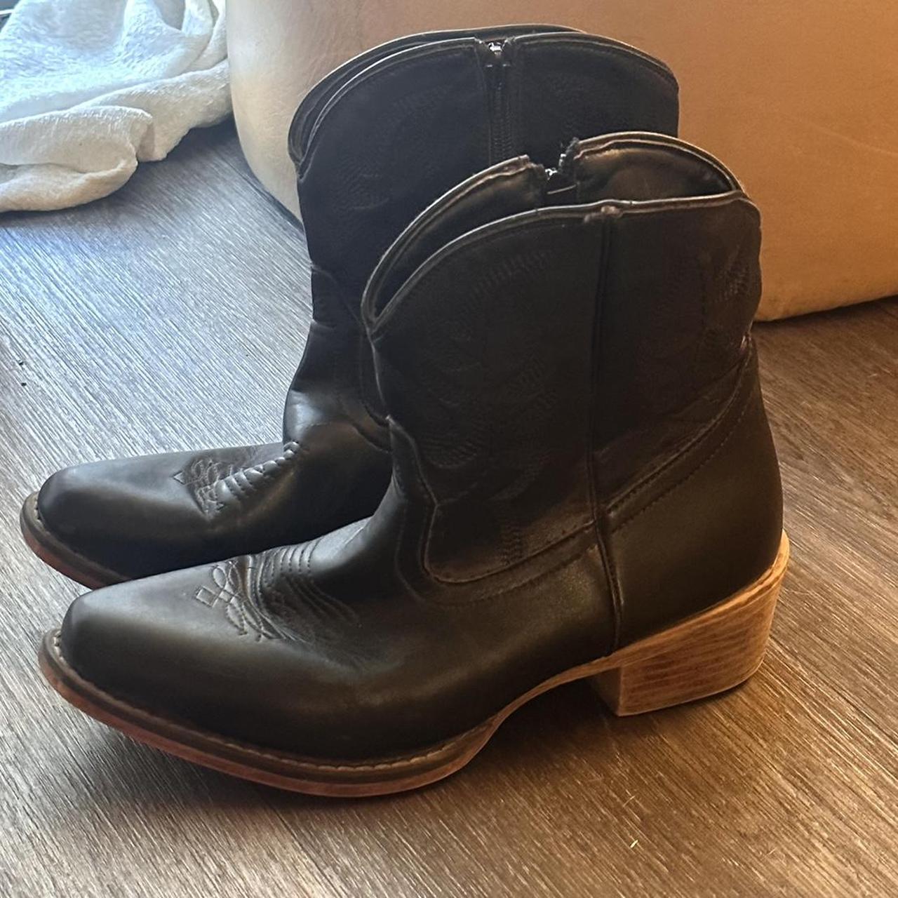 Short black Roper boots, size 7w - Depop