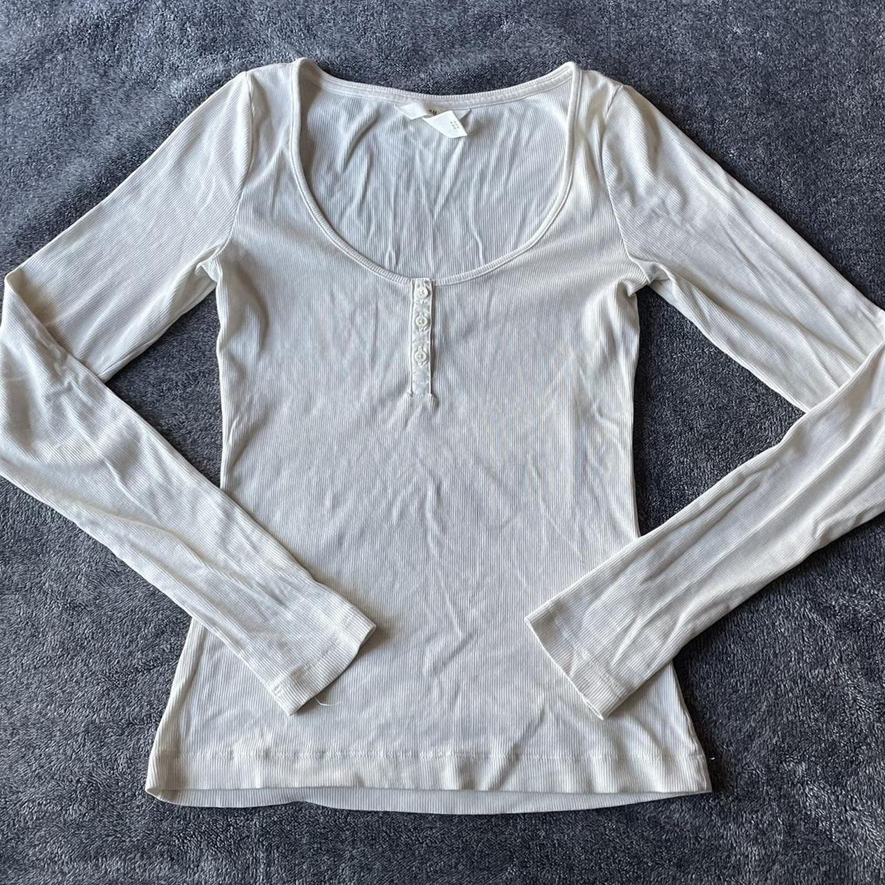 H&M xs long sleeve white top - only worn a few times... - Depop