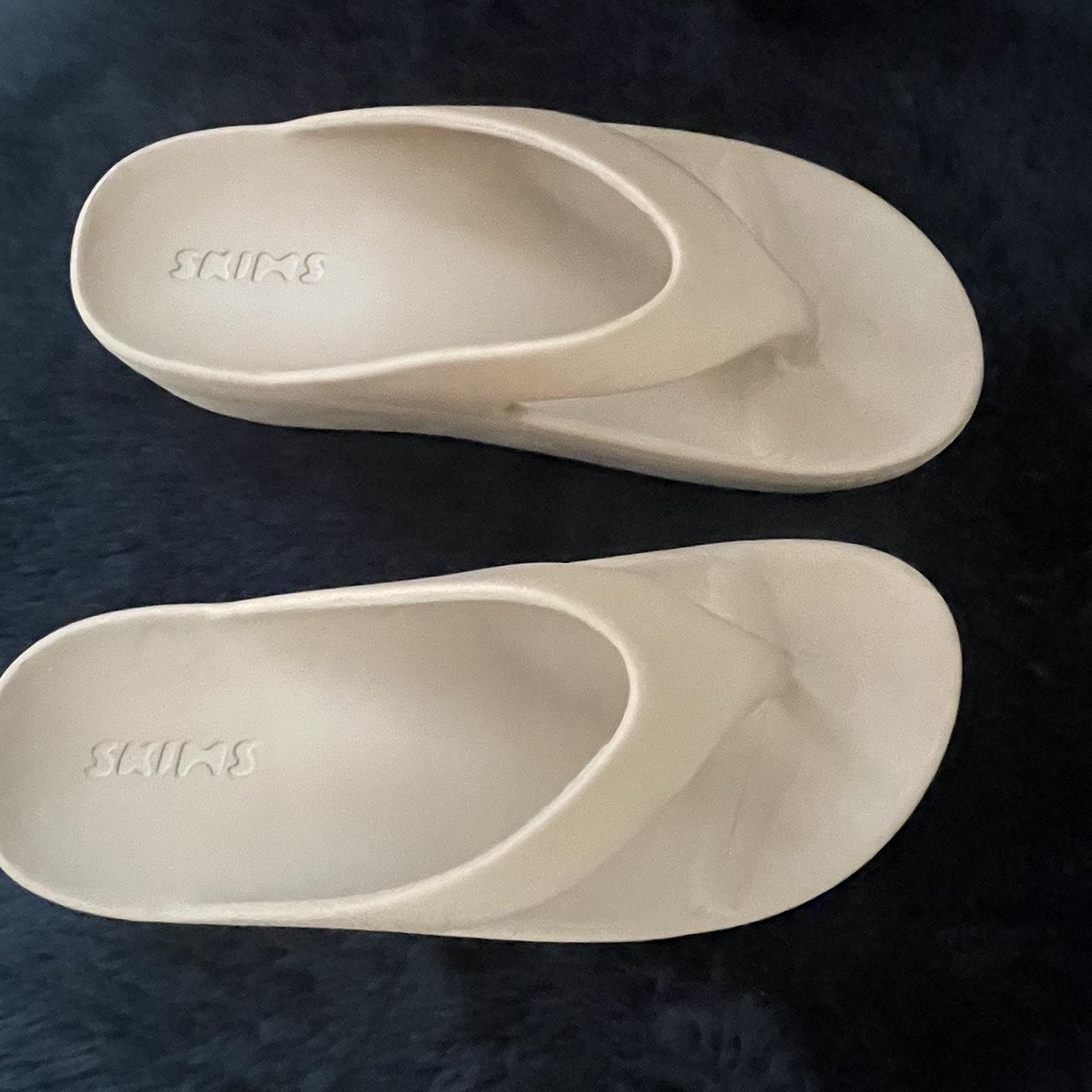 Adorable Skims rubber platform flip flop sandals... - Depop