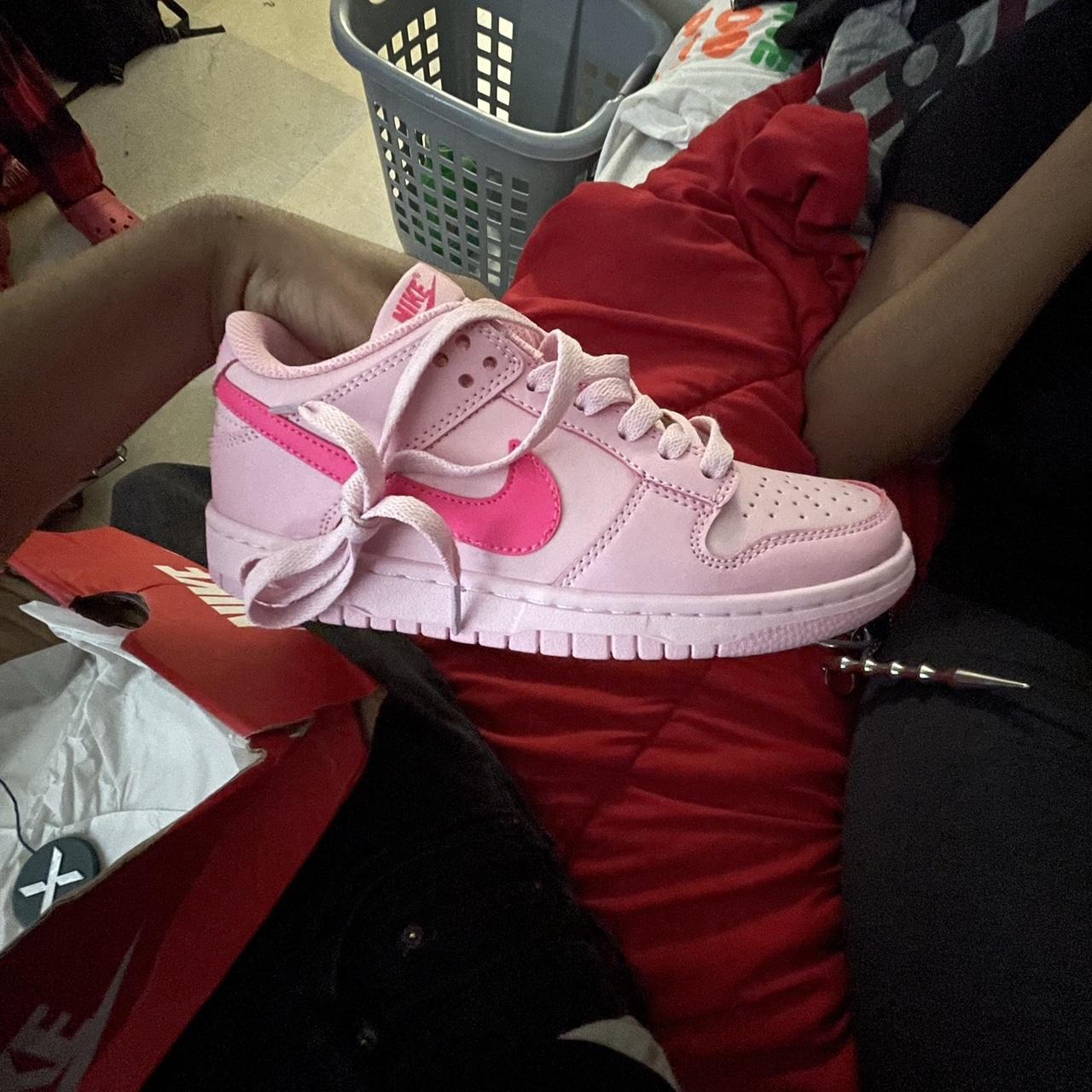Nike Women's Pink Trainers | Depop