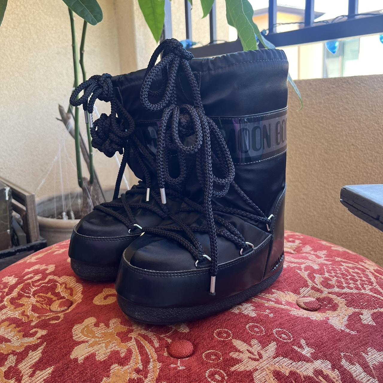 Black Moon Boots Kid Size - 10-12.5 Worn a few... - Depop