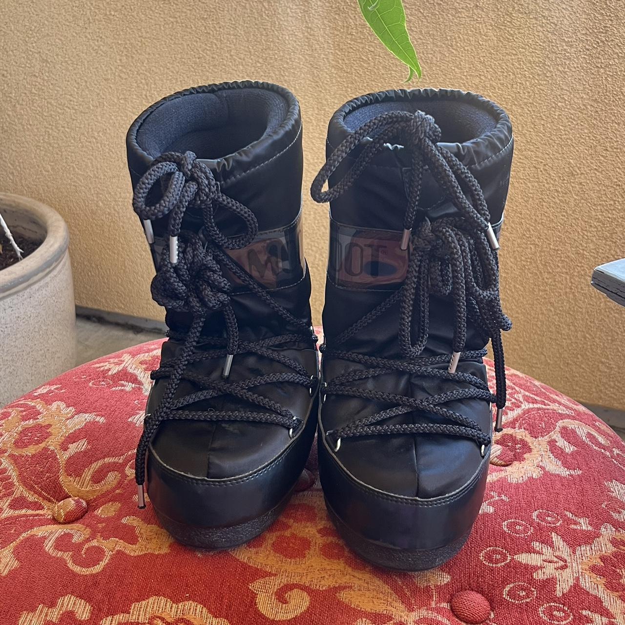 Black Moon Boots Kid Size - 10-12.5 Worn a few... - Depop