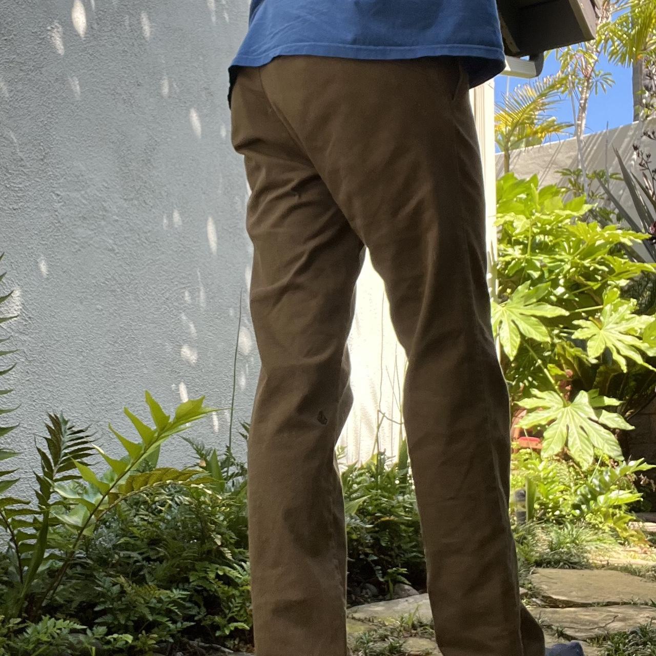 Brown Volcom pants! - Depop