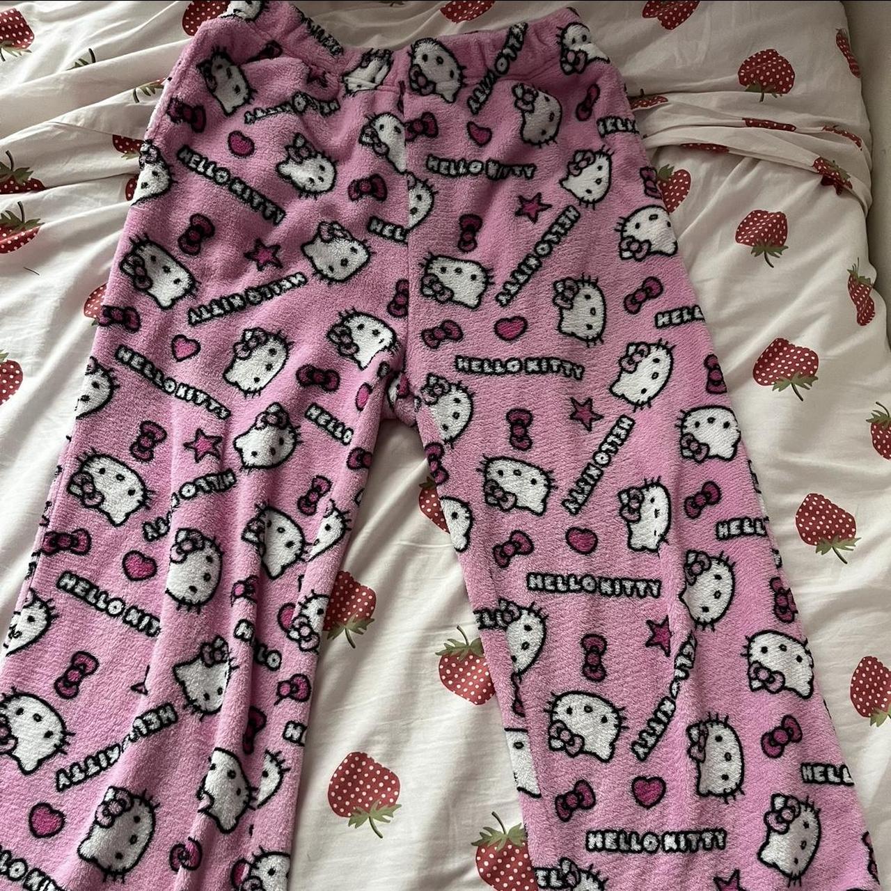 Hello Kitty Women's Pink Pajamas | Depop