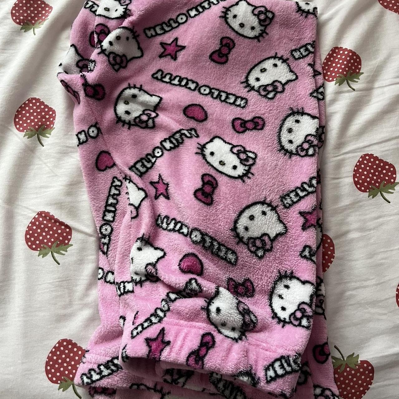 Hello Kitty Women's Pink Pajamas | Depop