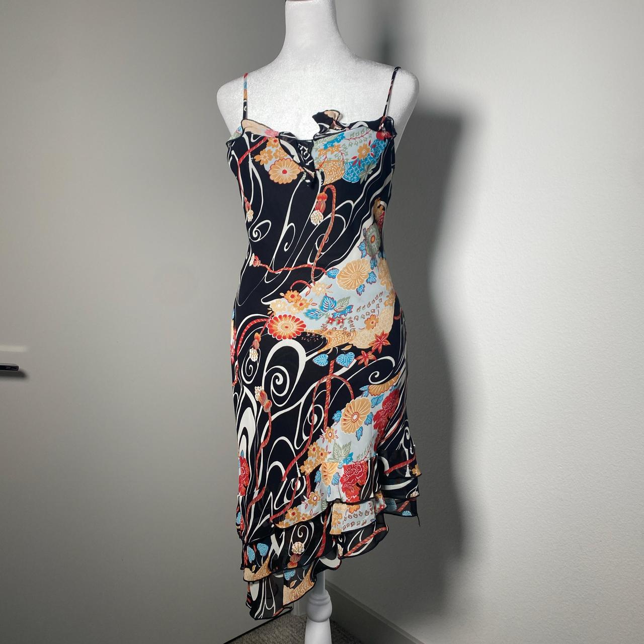 Lily Pattern asymmetrical dress Small petite - Depop