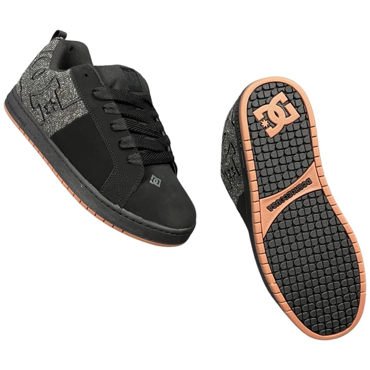 ☠︎ dc chunky skate shoes ☠︎ slightly used comes with... - Depop