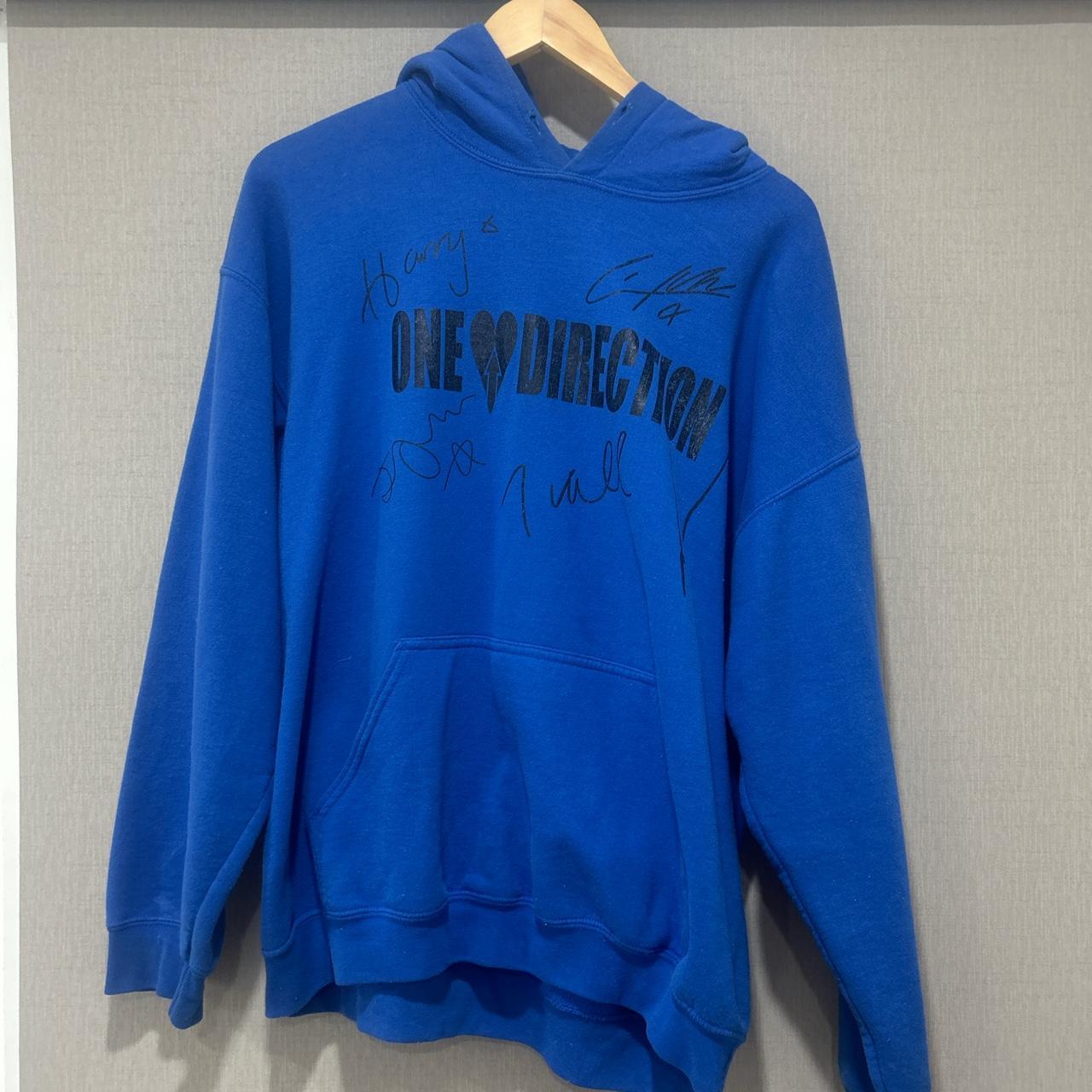 REPOP 💙 Signed One Direction hoodie from their tour... - Depop