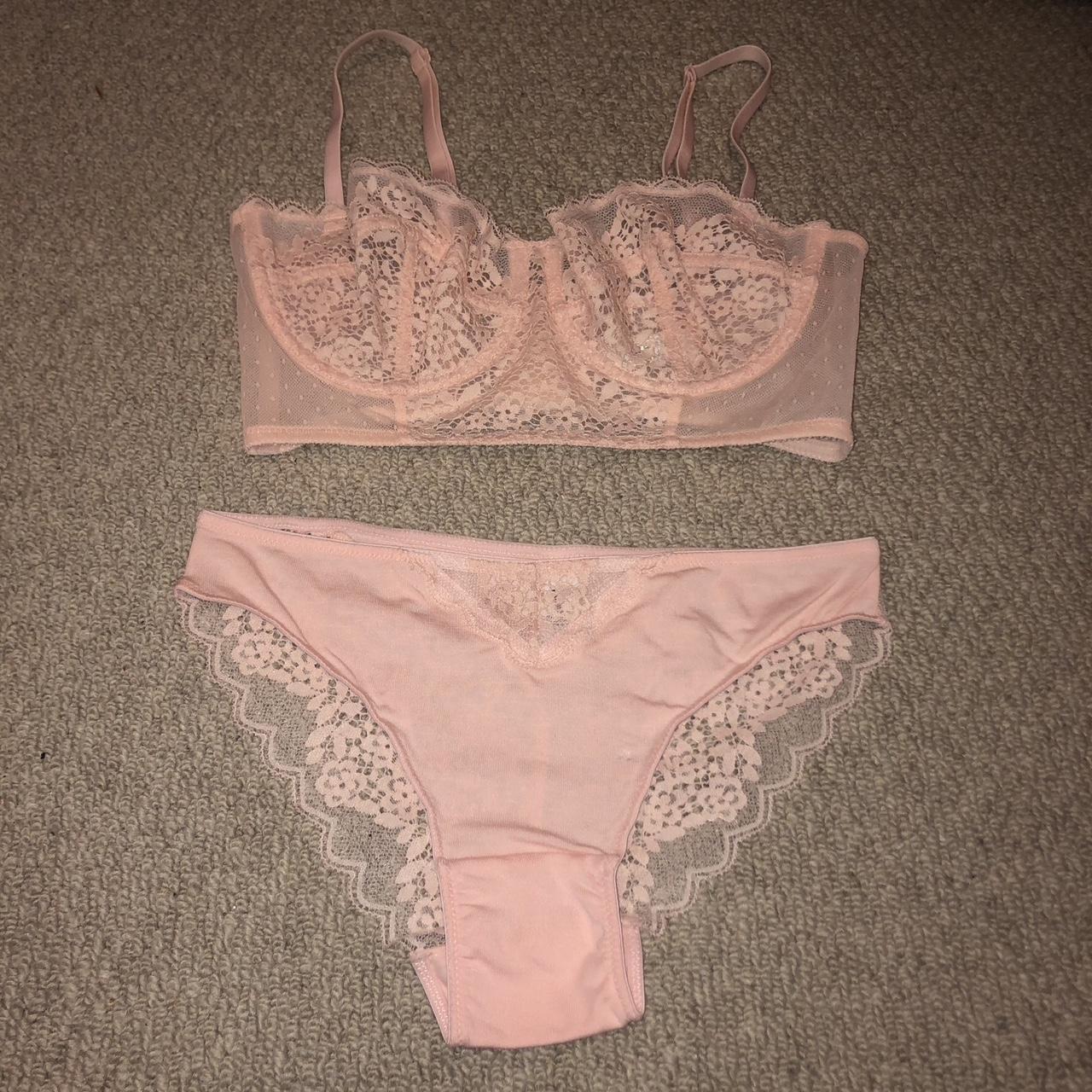 Women's Pink Bra | Depop