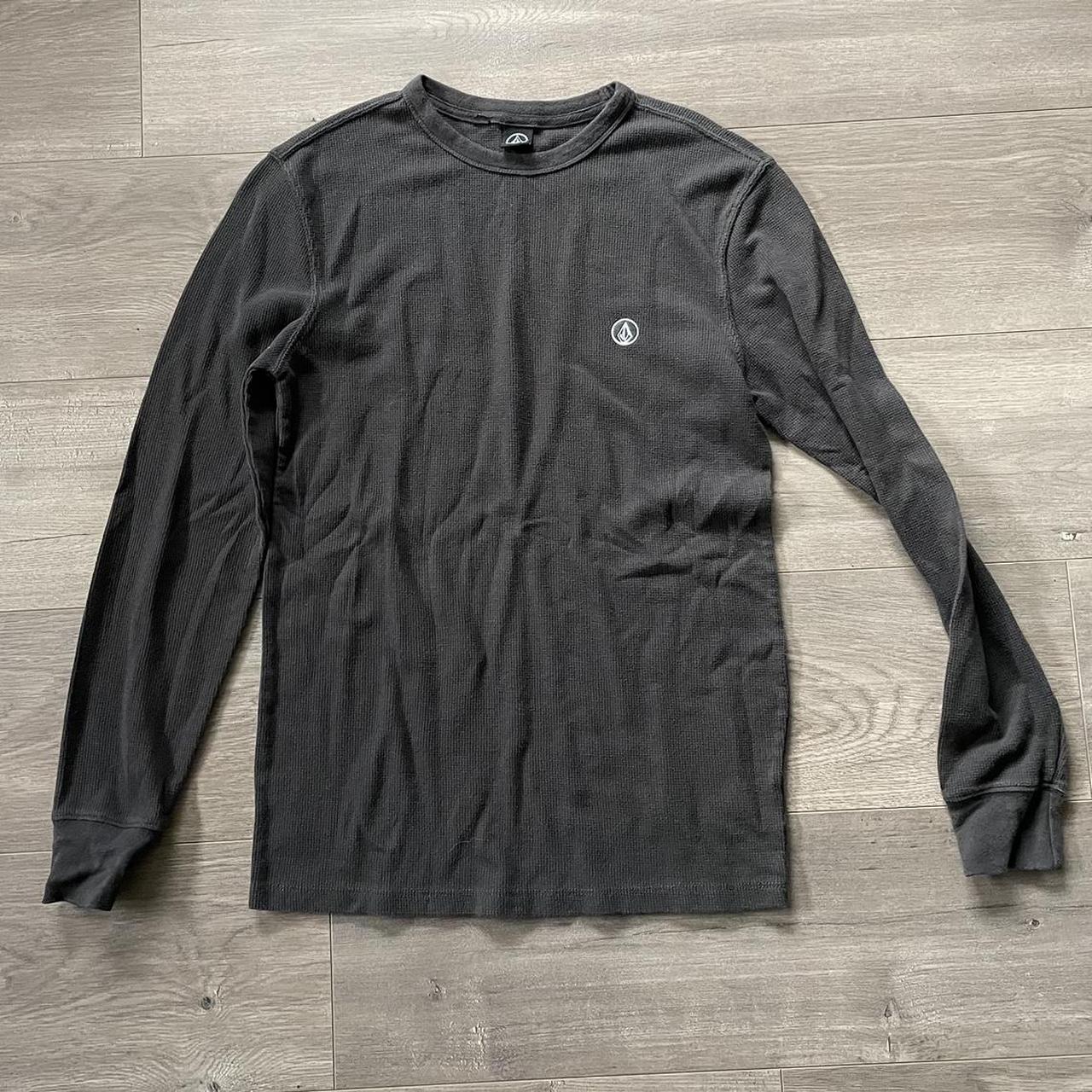 black volcom long sleeve - Depop