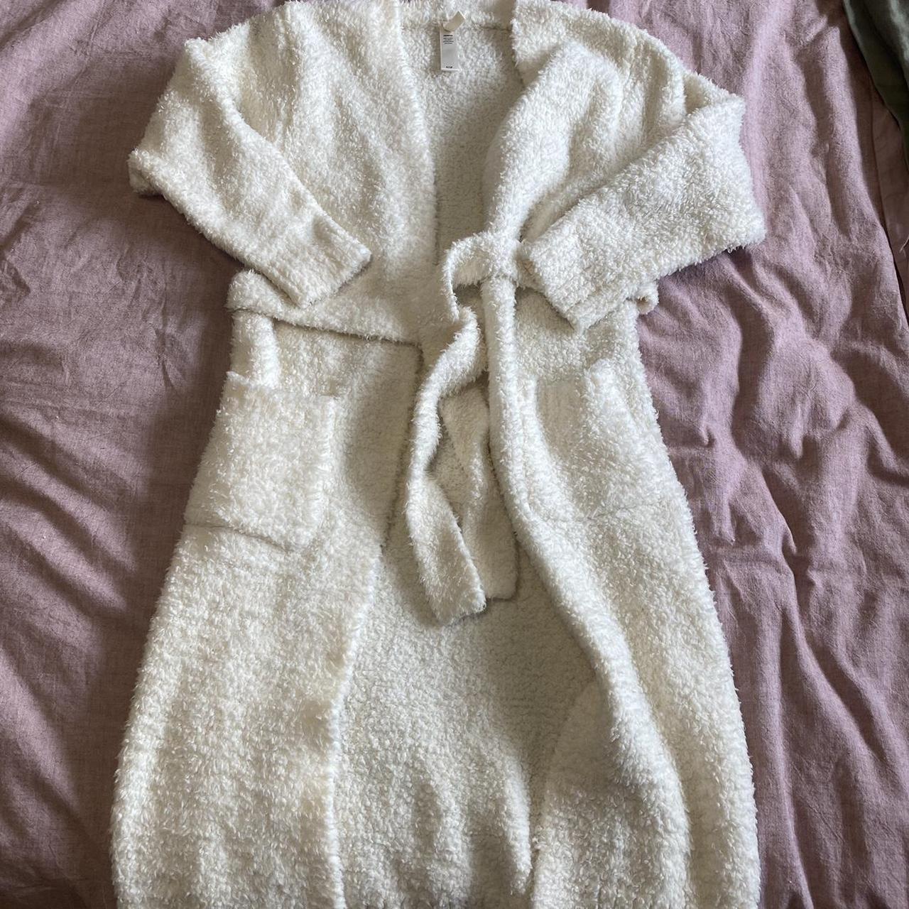 Skims Robe Girls 8/10 Great condition, never worn... - Depop