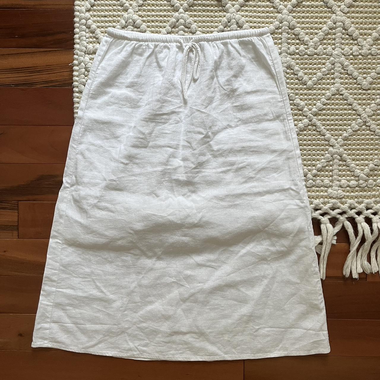Aritzia Women's White Skirt | Depop Aritzia Women's White Skirt | Depop