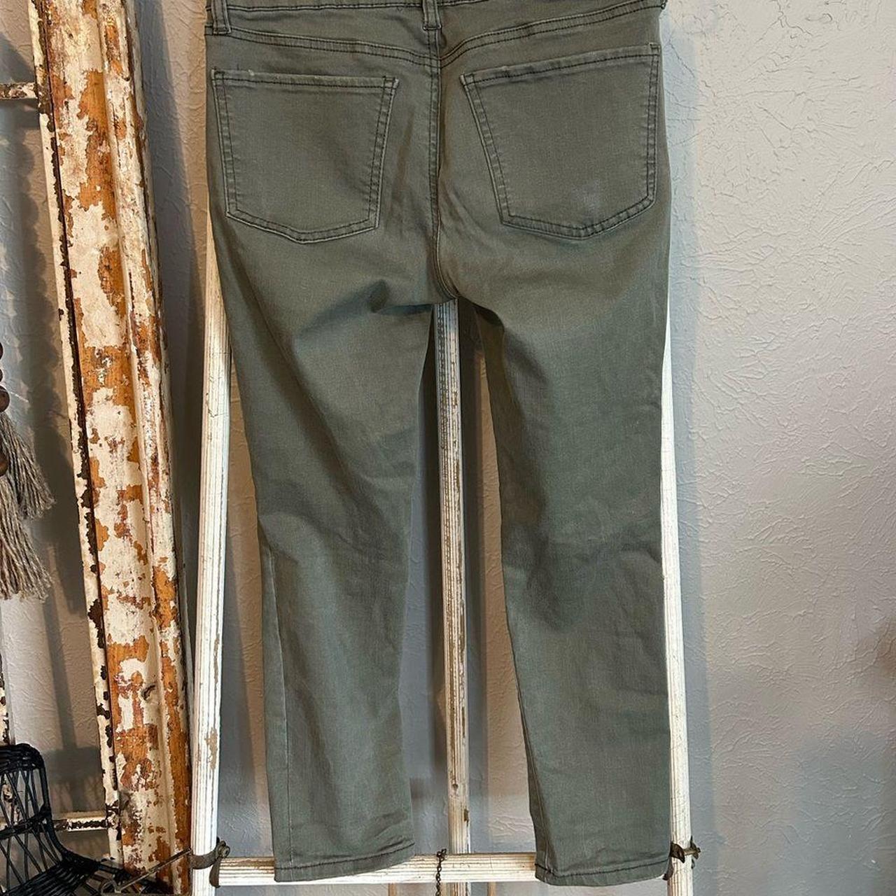 These are stretchy green Capri crop jeans. Brand SO.... - Depop