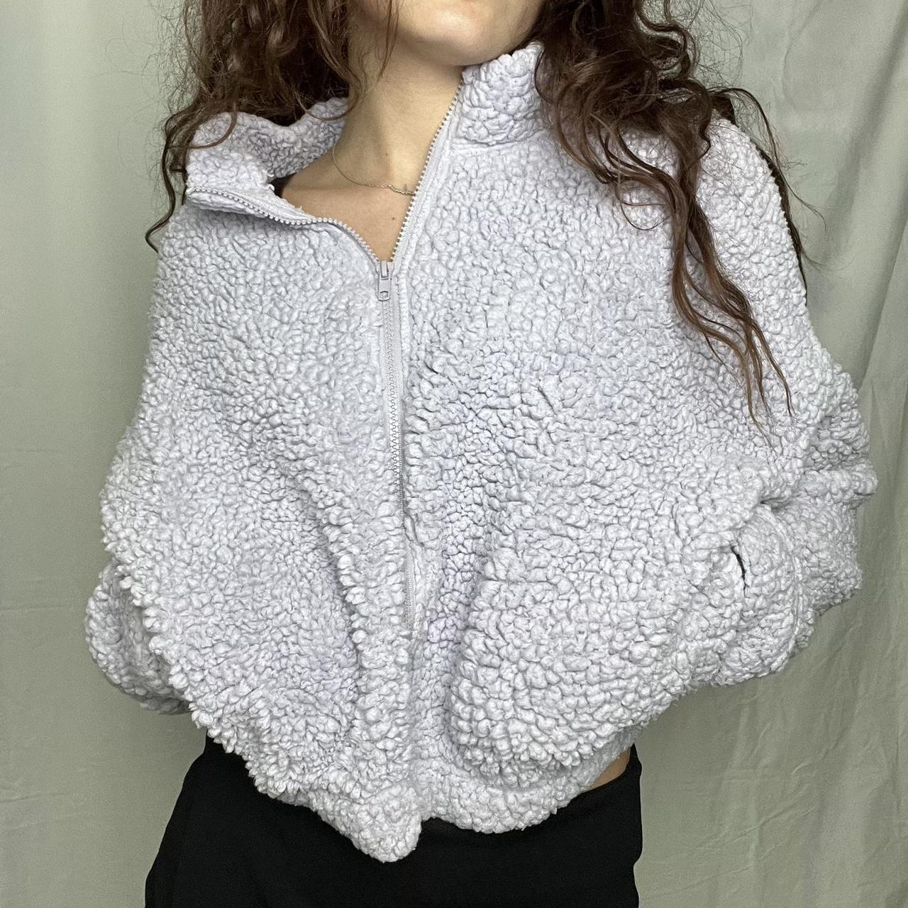 cropped sherpa jacket brand rue 21 size M fits... - Depop