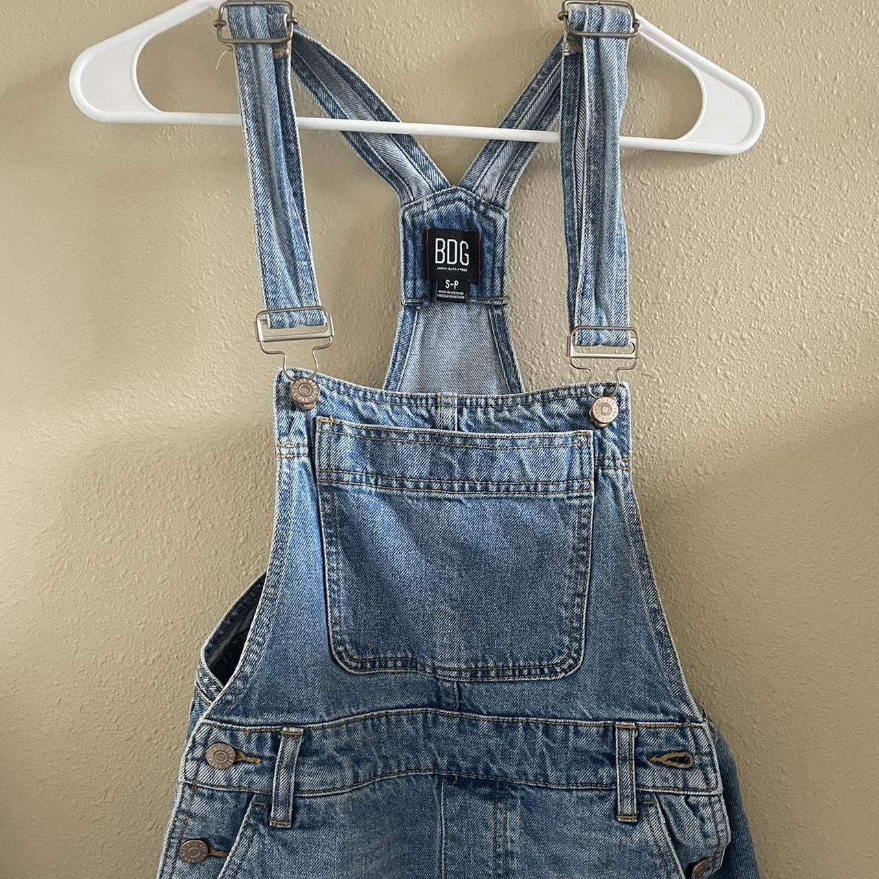 urban outfitters short overalls size small - Depop