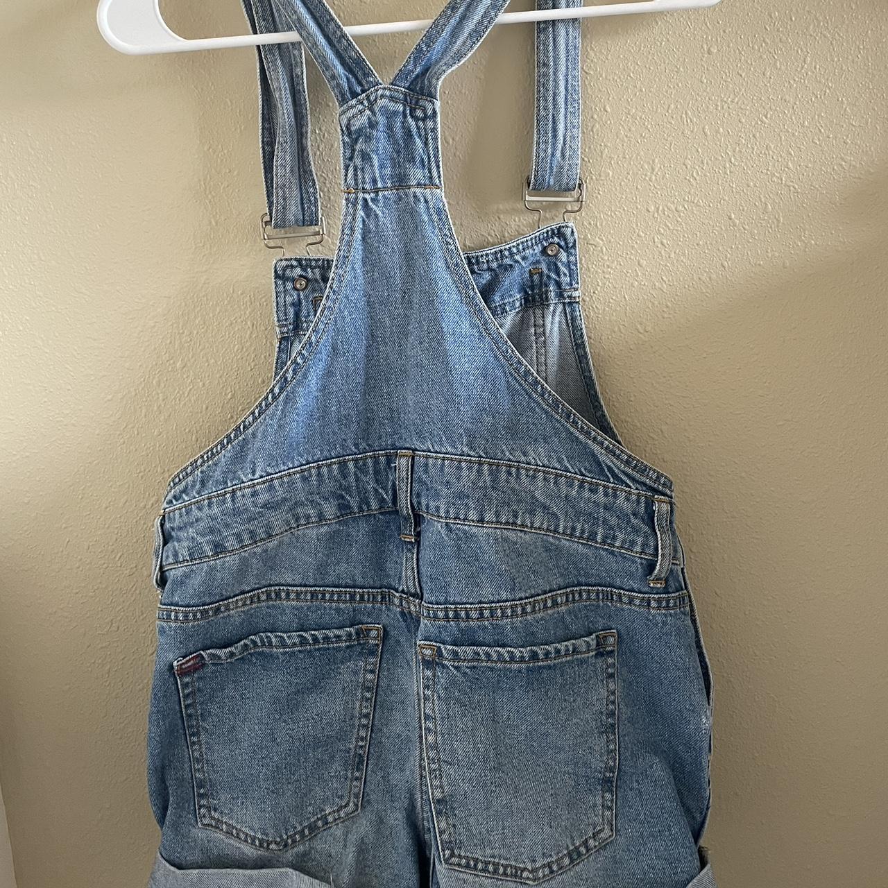 urban outfitters short overalls size small - Depop