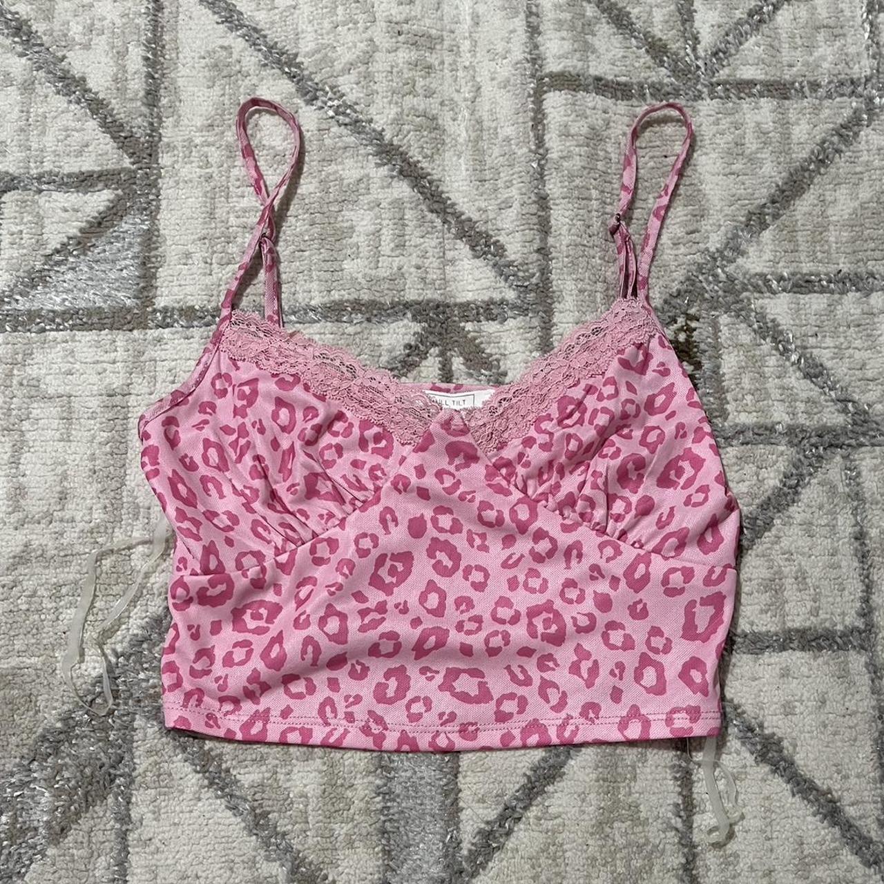 •Cute pink crop top •never worn •excellent... - Depop