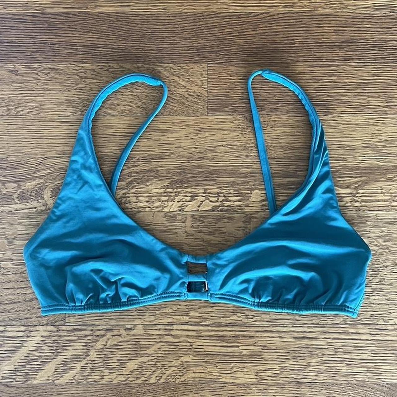 Green bikini top •shown on 32C size small model... - Depop