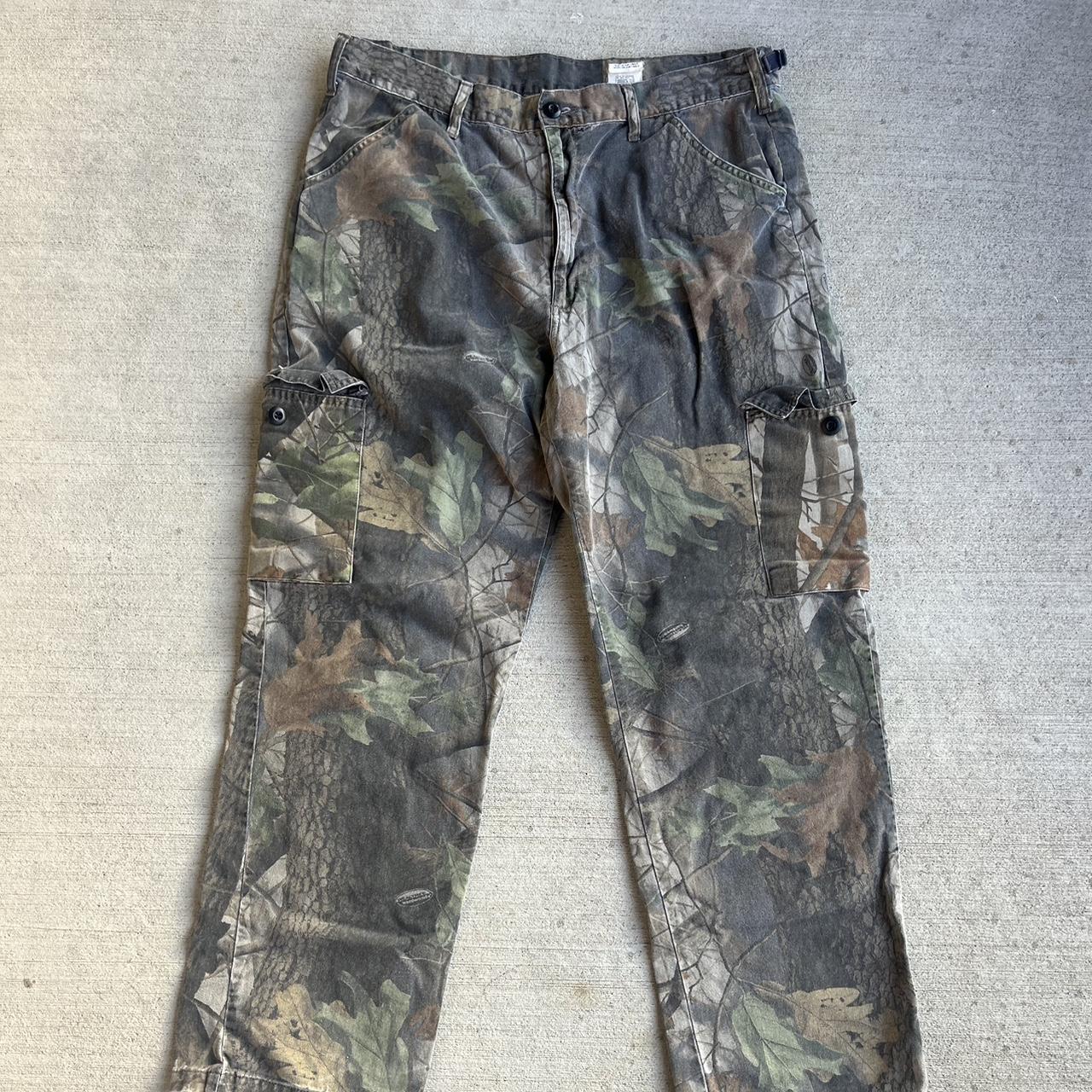 Vintage camo realtree cargos Size 38-40x32... - Depop