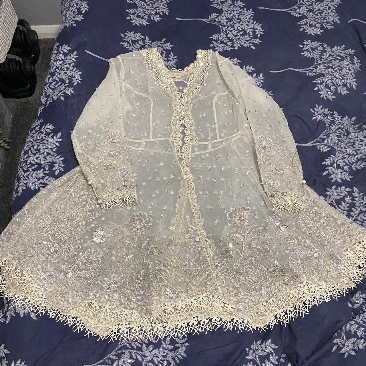 Suffuse (Faye) Medium White - Depop