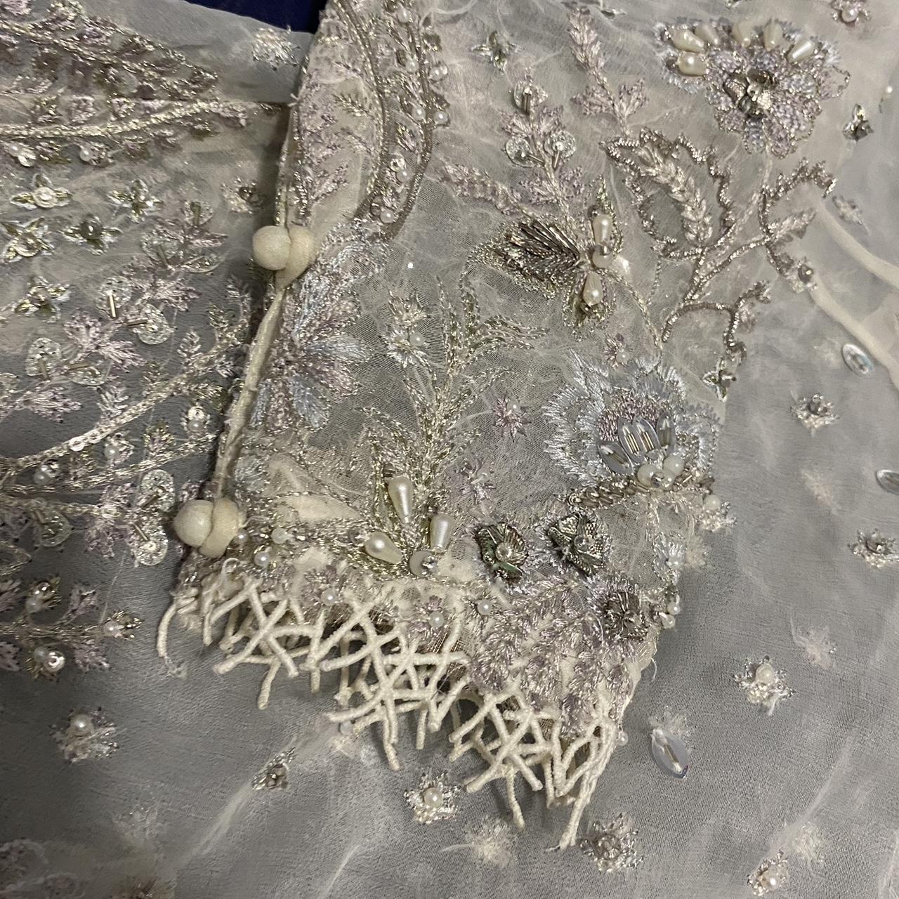 Suffuse (Faye) Medium White - Depop